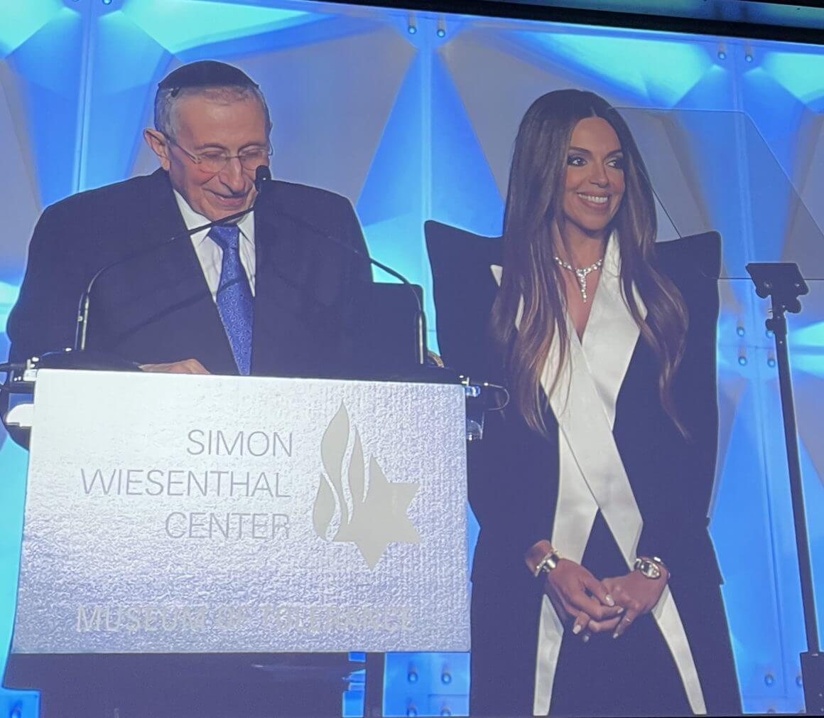 Lisa Daftari Gets Medal of Valor Award from Simon Wiesenthal Center ...